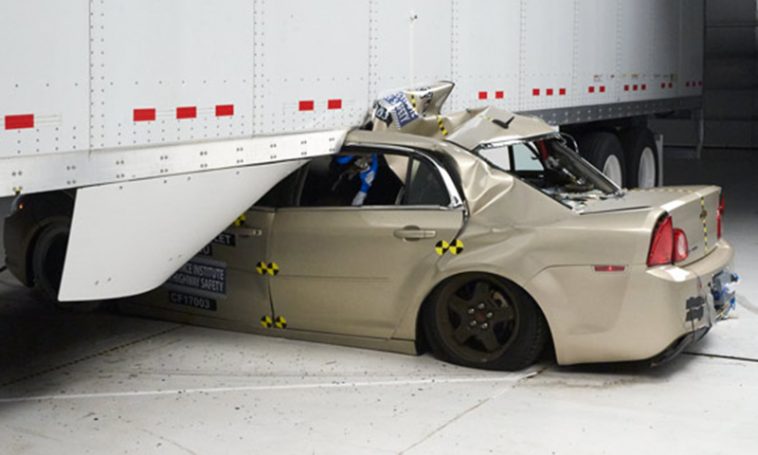 New York senator proposes new safety regulations on semi trailers
